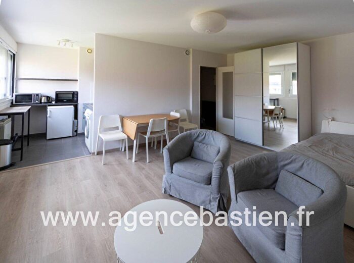 Appartement à louer - Sud Ouest, Divonne-les-Bains - 1 pièce