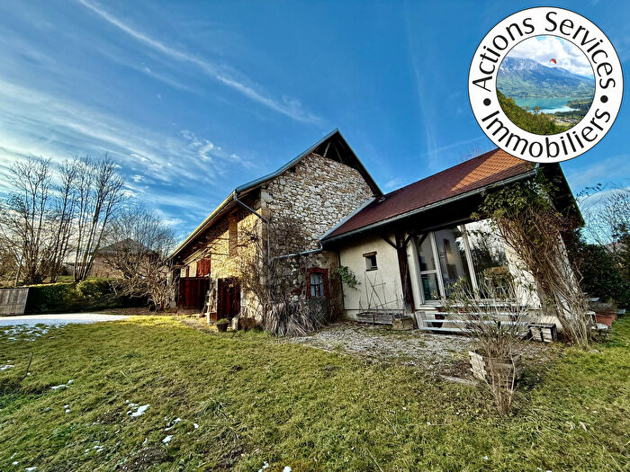 Maison à vendre - Novalaise - 7 pièces - 6 chambres