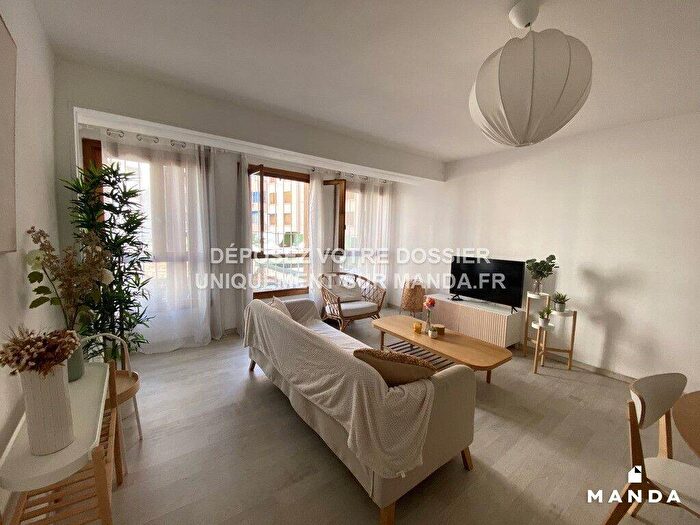 Appartement à louer - La Blancarde, Marseille ème arrondissement - 5 pièces - 4 chambres