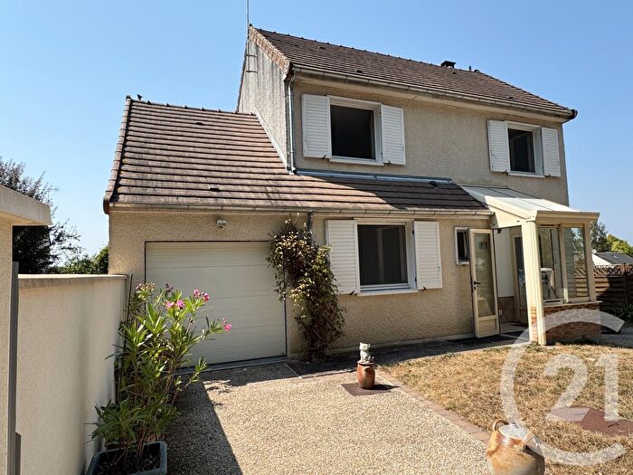 Saint-Amand-en-Puisaye : Maison 6 pièces à vendre