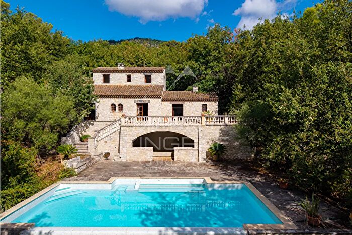 Maison à vendre - Tourrettes-sur-Loup - 5 pièces - 4 chambres