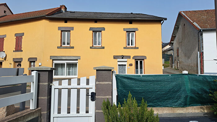 Maison à vendre - Chapdes-Beaufort - 4 pièces - 2 chambres