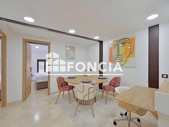 Appartement à louer - Carmes-Infirmieres-Thiers, Avignon - 3 pièces - 2 chambres