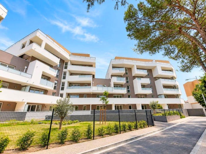 Casernes, Nîmes : Appartement 2 pièces à louer