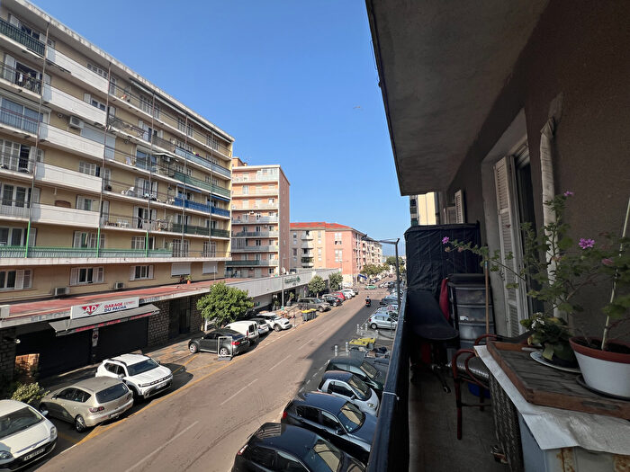 Appartement à vendre - Ajaccio - 3 pièces - 2 chambres