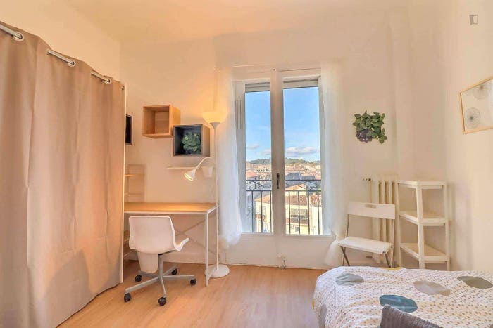 Appartement 1 pièce à Esplanade, Nîmes, à louer