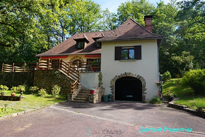 Saint-Jean-de-Côle - Maison 5 pièces à vendre