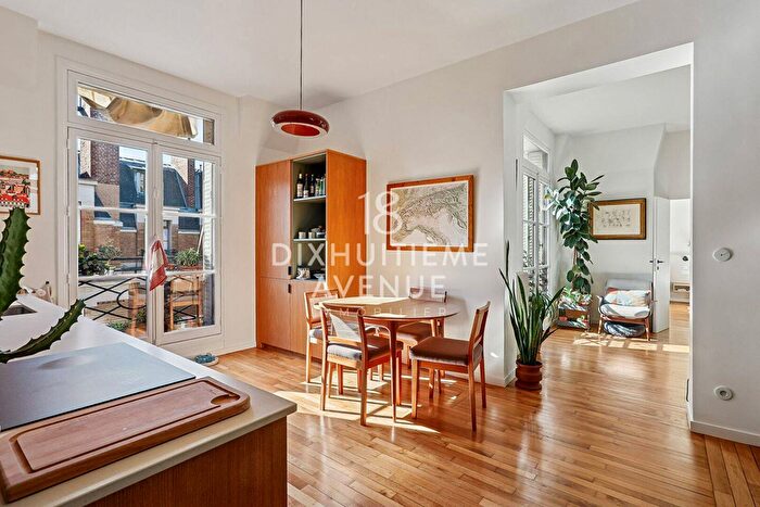 Appartement à louer - Goutte dOr-Château Rouge, Paris ème arrondissement - 3 pièces - 2 chambres