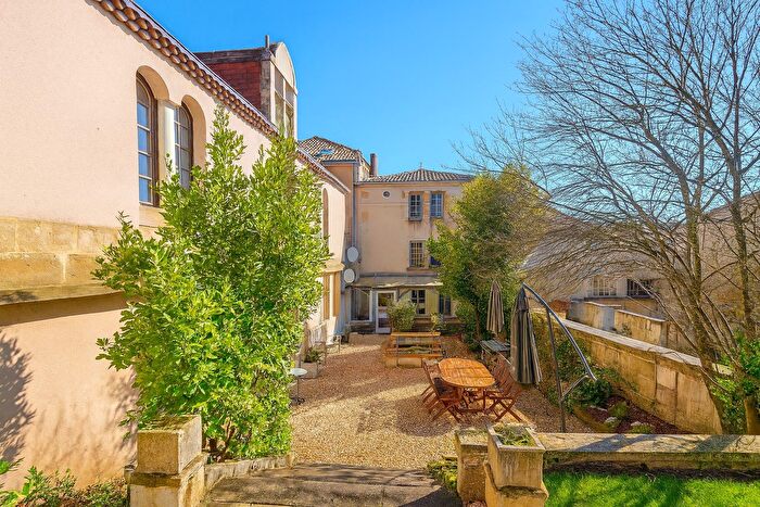 Maison à vendre - Confolens - 12 pièces - 6 chambres