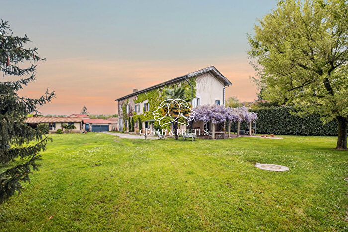 Maison 7 pièces à Eyzin-Pinet, à vendre