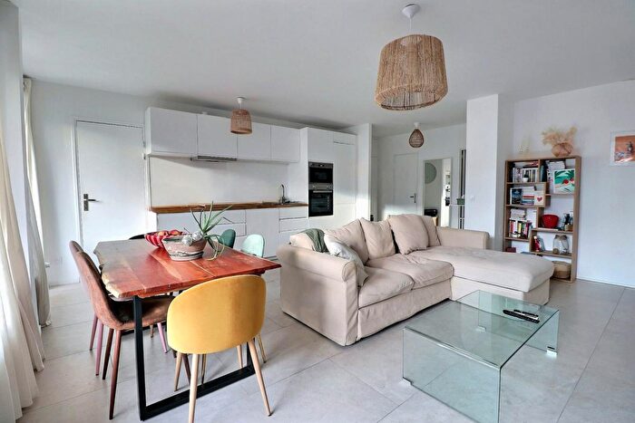 Appartement à vendre - Chatou, Ouest - 3 pièces - 2 chambres