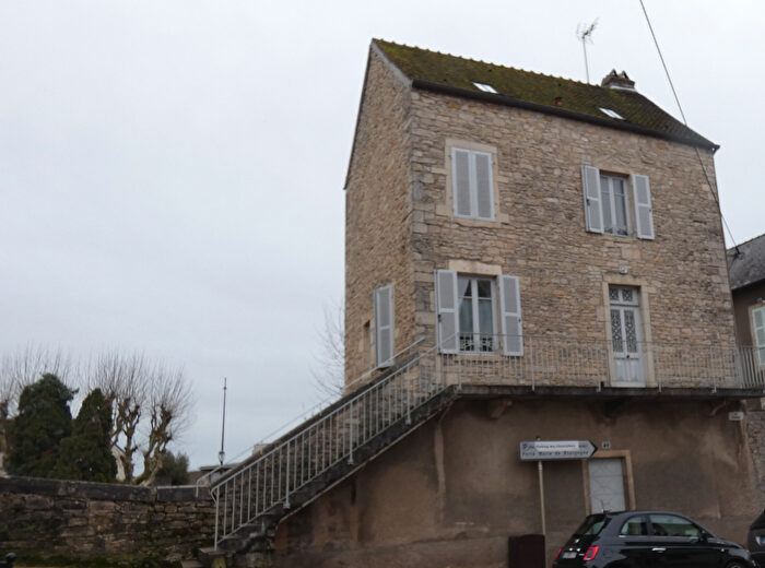Maison à louer - Beaune, Centre-ville - 4 pièces - 3 chambres
