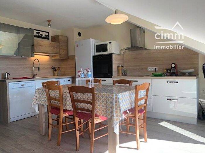 Appartement à louer - Peripherie Sud, Sallanches - 1 pièce