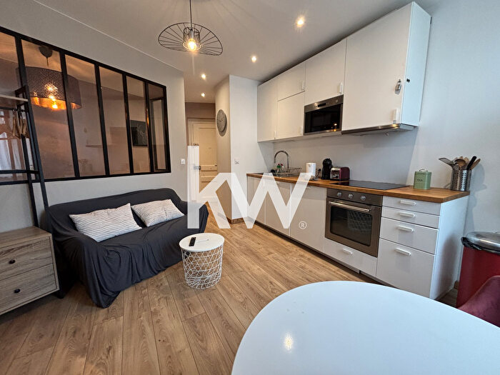 Appartement à vendre - Saint-Étienne, Crêt de Roc - 1 pièce - 1 chambre