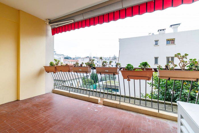 Mantega, Nice : Appartement 3 pièces à louer