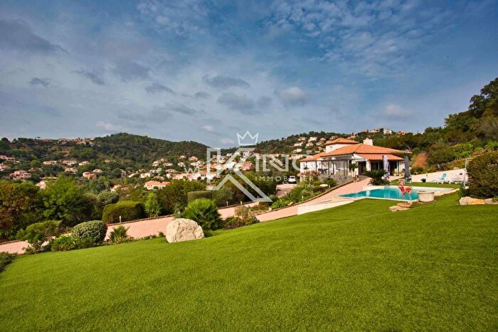 Maison à vendre - Roquebrune-sur-Argens, Massel, Le Bois dAngélis - 6 pièces - 4 chambres