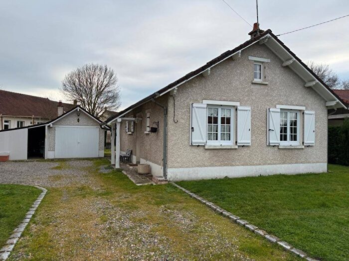 Maison à louer - Saint-Hilaire-de-Court - 3 pièces - 2 chambres