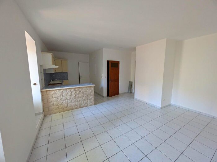 Appartement 2 pièces à Vias, Ville, à louer