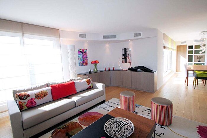 Appartement à vendre - Vétraz-Monthoux - 3 pièces - 2 chambres