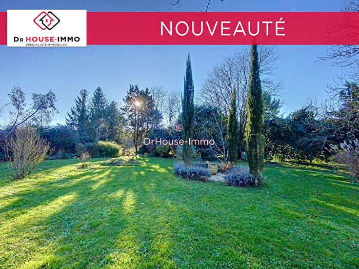 Maison à vendre - Agris - 14 pièces - 4 chambres