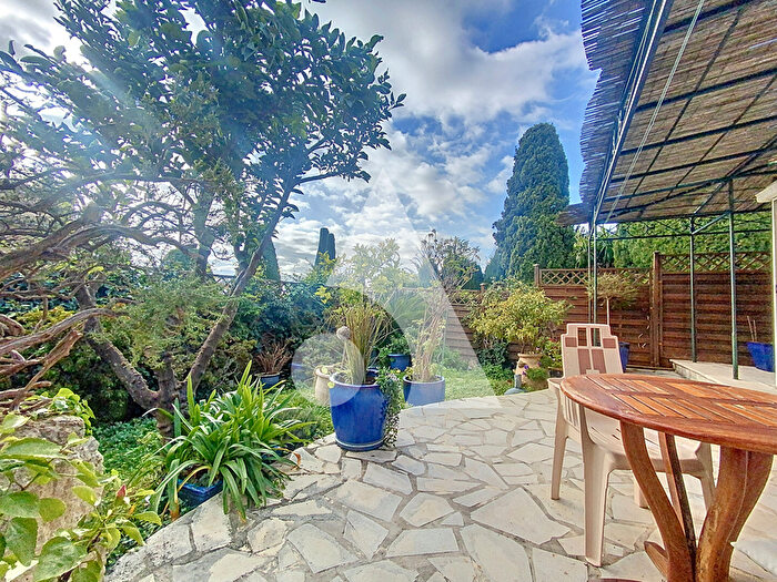 Maison à vendre - Mougins, Le Colombier, Colombe, Cabrières, Le Bordé - 6 pièces - 5 chambres