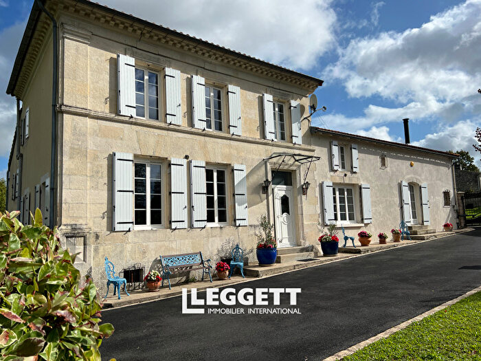 Maison à vendre - Pérignac - 11 pièces - 5 chambres