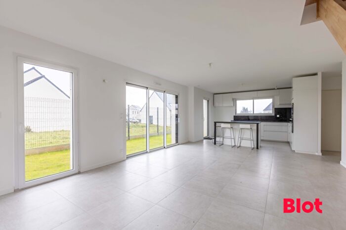 Maison à vendre - Montreuil-sur-Ille - 6 pièces - 4 chambres