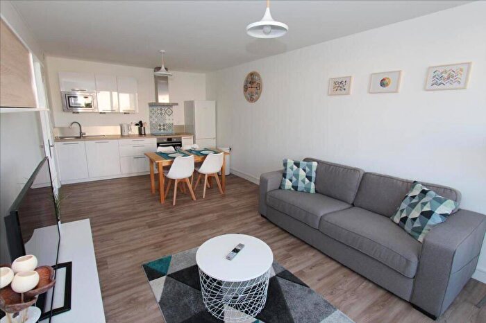 Appartement à louer - Reservoirs, Compiègne - 5 pièces - 4 chambres