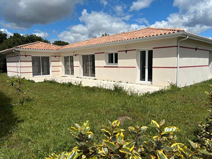 Sud, Saint-André-de-Cubzac : Maison 8 pièces à louer
