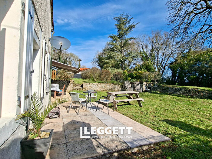 Maison à vendre - Luxé - 5 pièces - 4 chambres