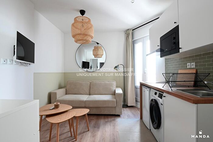 Asnières-sur-Seine, Gresillons, Voltaire : Appartement 1 pièce à louer