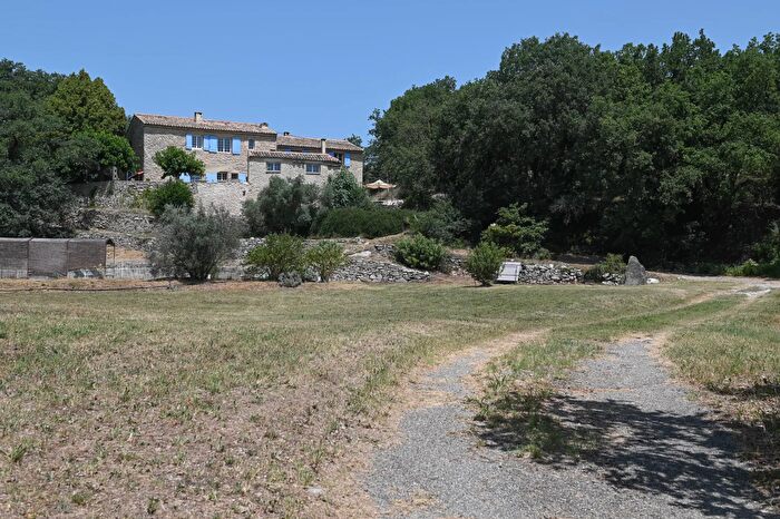 Maison à vendre - Goult - 10 pièces - 5 chambres