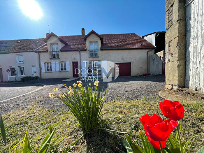 Maison 6 pièces à Avrecourt, à vendre