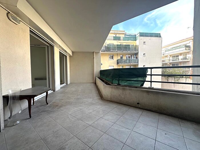 Appartement à vendre - Cagnes-sur-Mer, Centre-ville - 3 pièces - 2 chambres