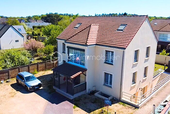 Saint-Pierre-lès-Nemours - Maison 7 pièces à vendre