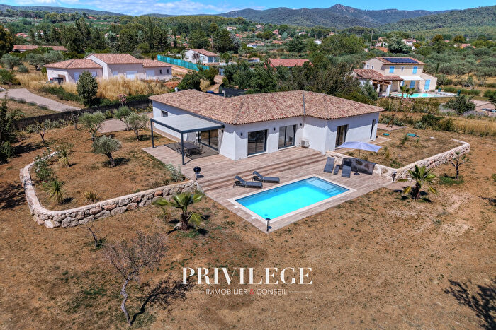 Maison 4 pièces à Aups, à vendre