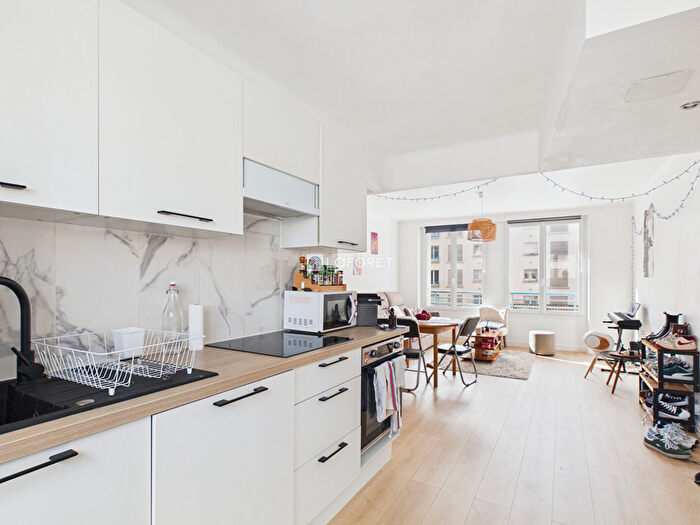 Appartement à louer - Quimper, Centre-ville - 3 pièces - 2 chambres