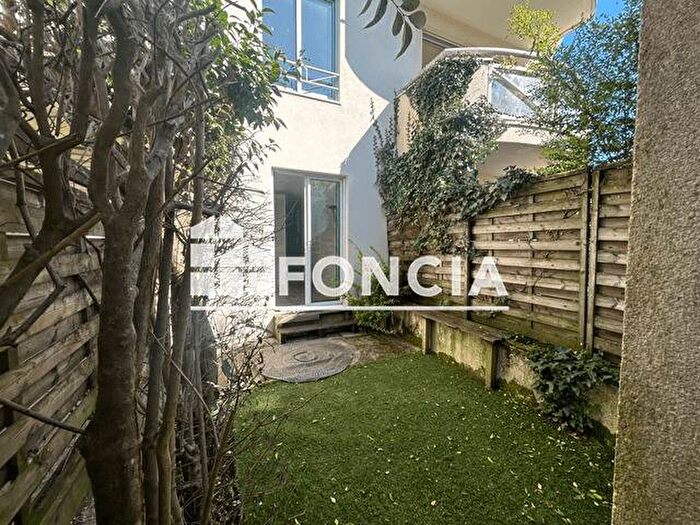 Appartement à louer - Saint Genès, Talence - 1 pièce