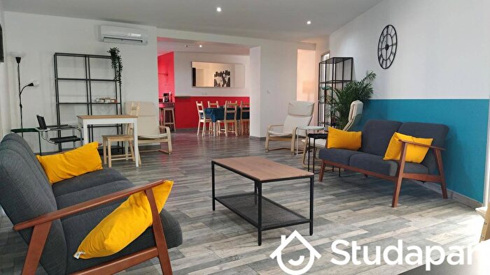 Appartement à louer - Chamberlière-Le Polygone, Valence - 1 pièce - 1 chambre