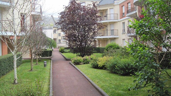 Appartement 2 pièces à louer à Centre Ville-mail-Golf-Epluches-Pt Petit, Saint-Ouen-lAumône