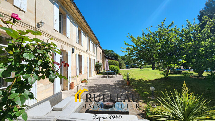 Maison à vendre - Pugnac - 9 pièces - 5 chambres