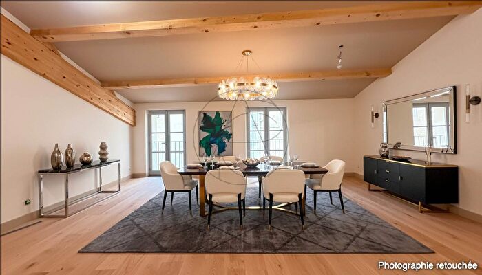 Appartement à louer - Aix-en-Provence - 4 pièces - 3 chambres