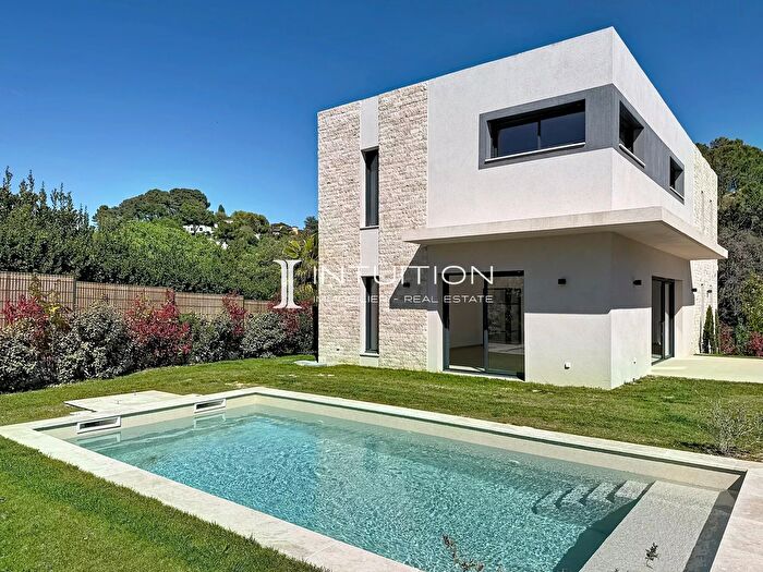 Maison 4 pièces à Mougins, Le Colombier, Colombe, Cabrières, Le Bordé, à vendre