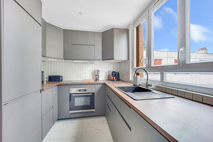 Appartement à louer - Chilly-Mazarin, Gravigny - 1 pièce - 1 chambre