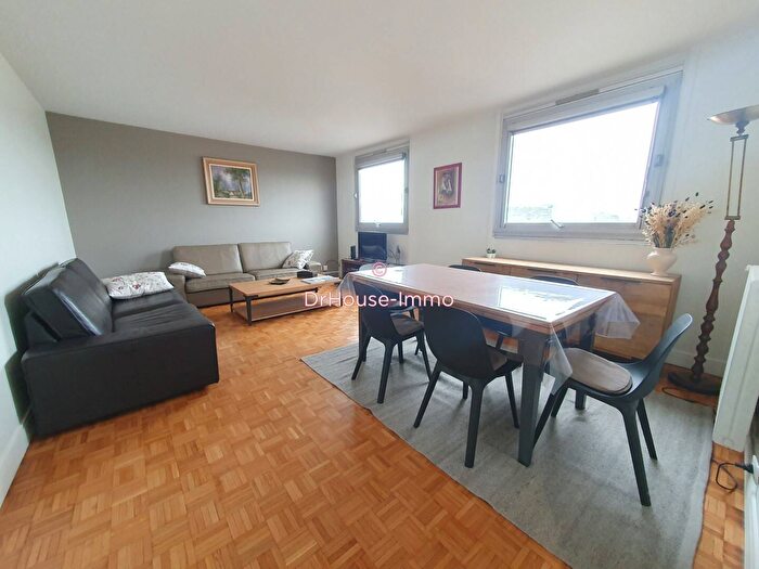 Appartement à louer - Gambetta, Courbevoie - 4 pièces - 2 chambres