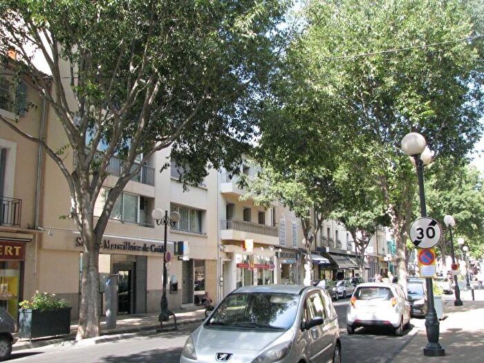 Appartement à louer - Centre Ville, Cavaillon - 4 pièces - 3 chambres