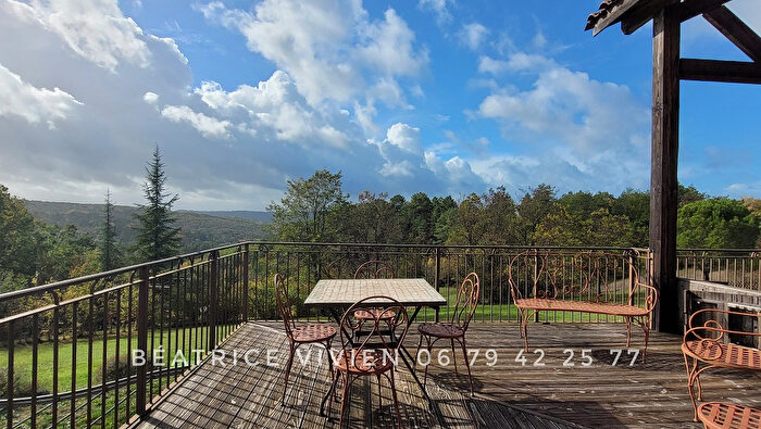 Maison à vendre - Plazac - 7 pièces - 4 chambres