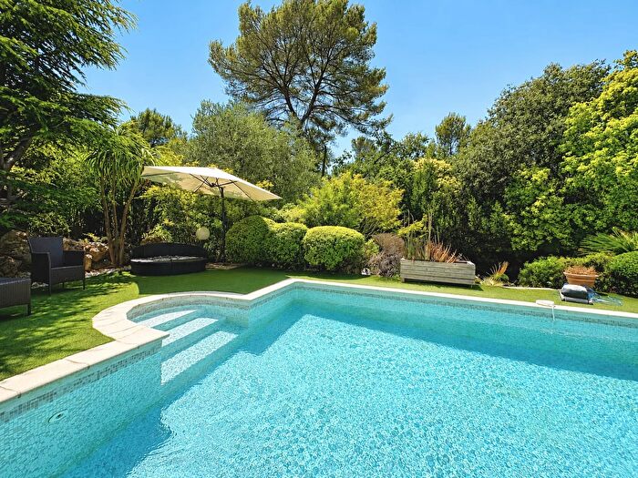 Maison 10 pièces à vendre à La Roquette-sur-Siagne