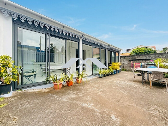 Maison à vendre - Le Tampon, Quatorzième, Dix-Septième - 5 pièces - 4 chambres