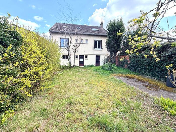 Maison à louer - Louise Michel-Temple, Clichy-sous-Bois - 7 pièces - 6 chambres